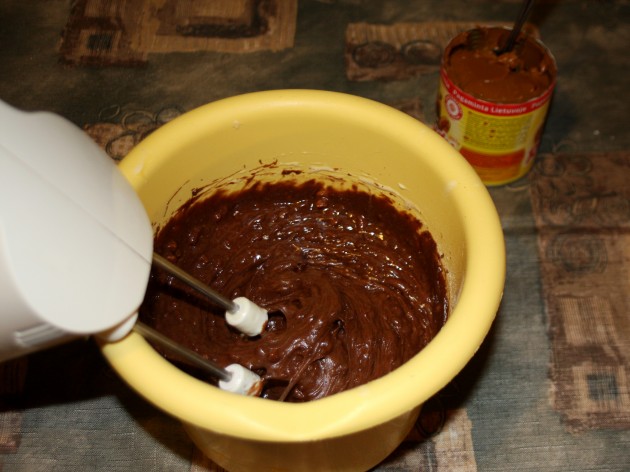 Šokoladinis pyragas su Rududu įdaru - Delfi receptai